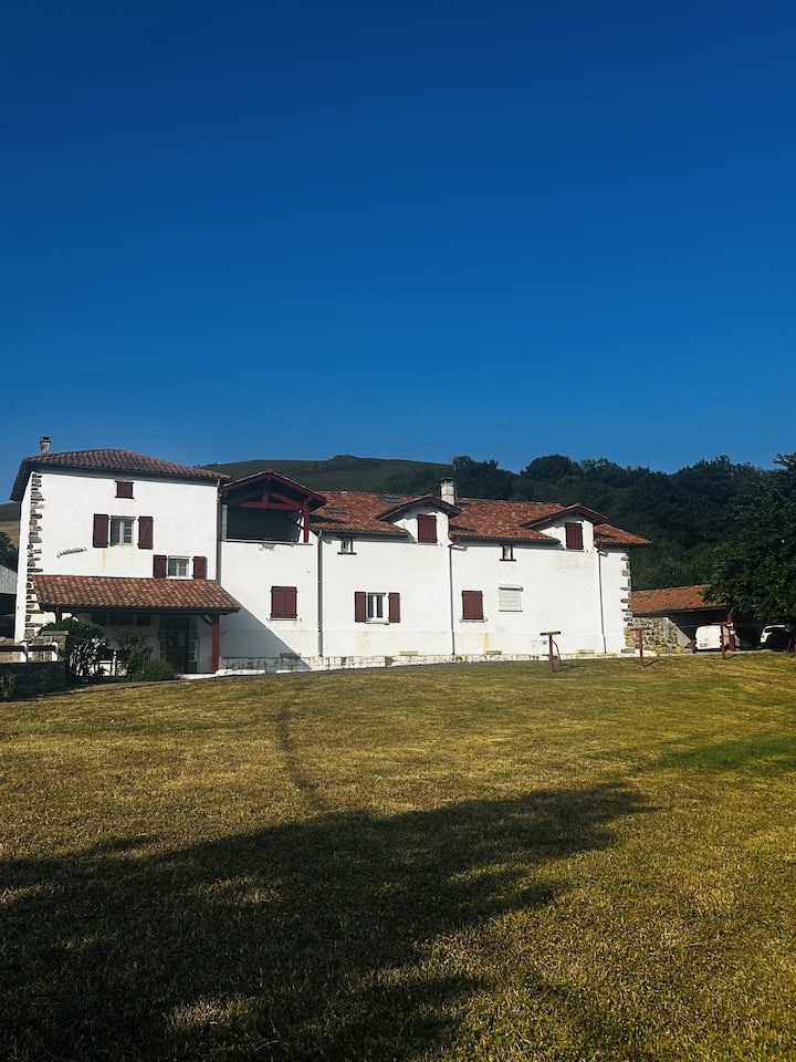 Gite à La Ferme En Plein Cœur Du Pays Basque - Pays basque français