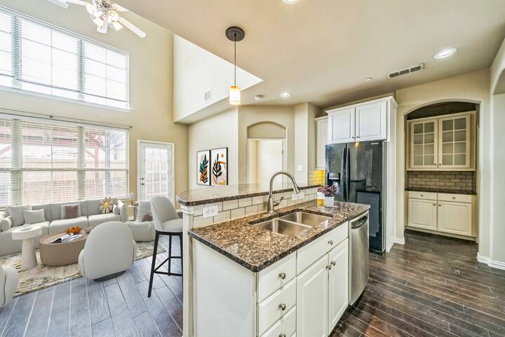Extended Stay 3br/2.5ba Townhome,fenced Yard + Grg - Lewisville, TX