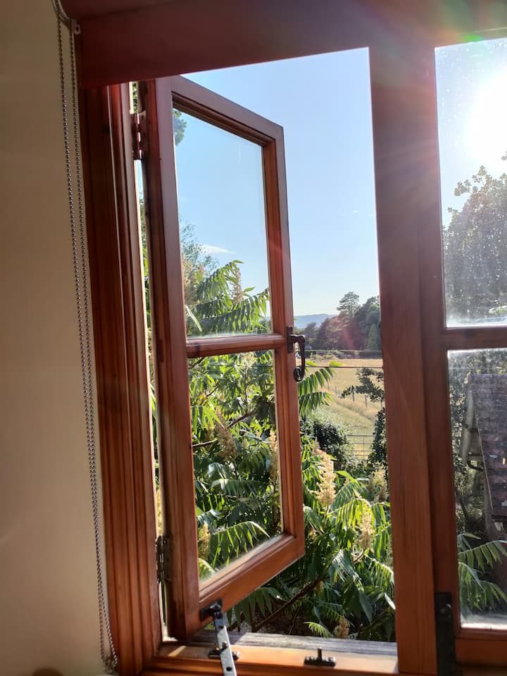 Cosy Barn Lodge In Hampshire Countryside - Hampshire