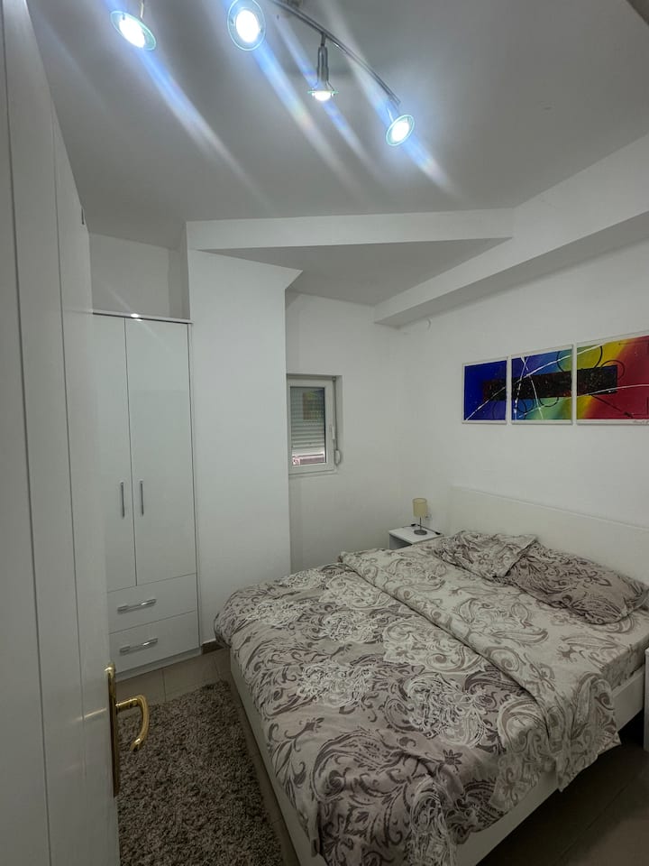 Ground-floor Apt, Near Promenade, City Center. - Trstenik
