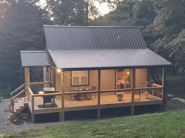 Creek’s Edge Cabin - Bryson City, NC