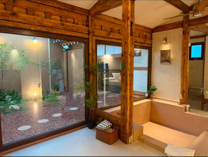 "素淡 한옥" 동인천역 750m / 자쿠지, 정원 뷰 /월미도 신포국제시장  차이나타운 - 중산동