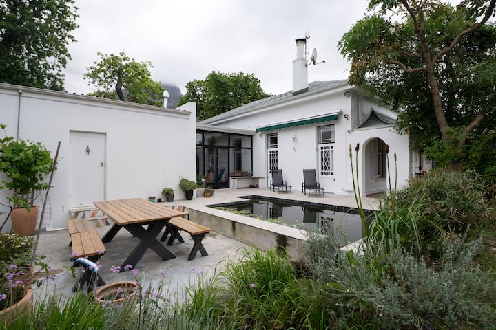 Family Home, Garden, Eco-pool In Historic Newlands - Le Cap