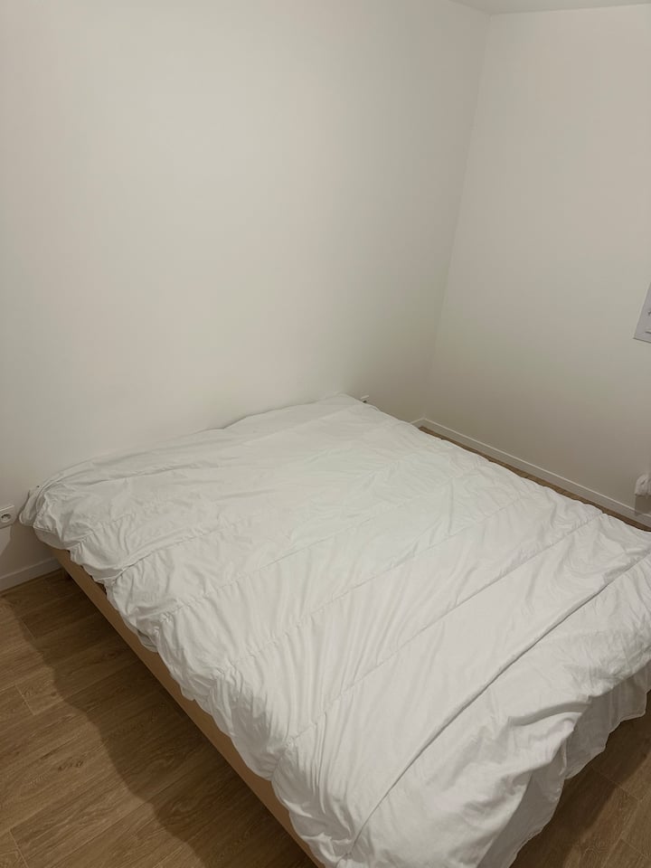 Chambre à 10 Min De Disney. Ds Un Logement Occupé - Disneyland París
