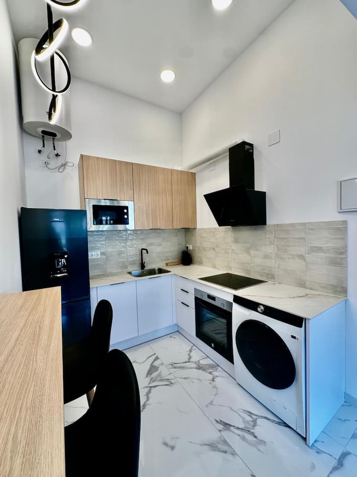 Tipica Casita De La Carihuela Junto Al Mar. - Torremolinos