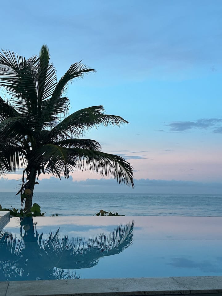 Private Beachfront Villa With Pool For Family - Manatí