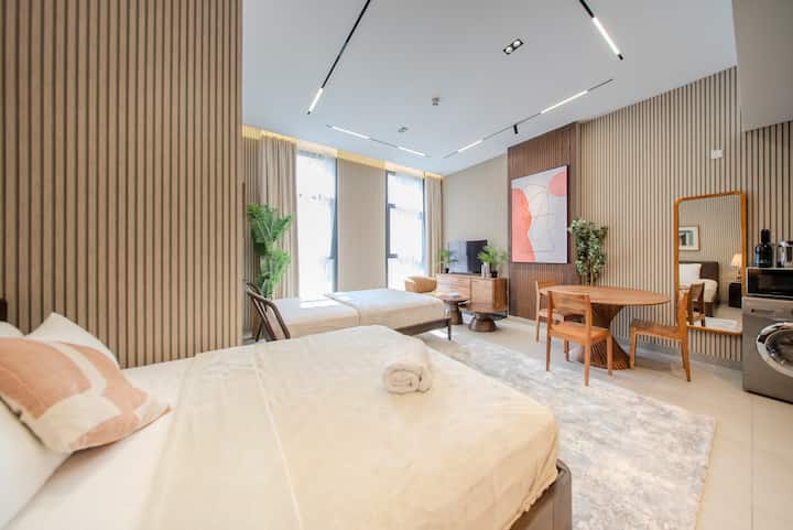 Big Apt With 2 Double Beds In Al Mamsha / Sleeps 4 - Sharjah