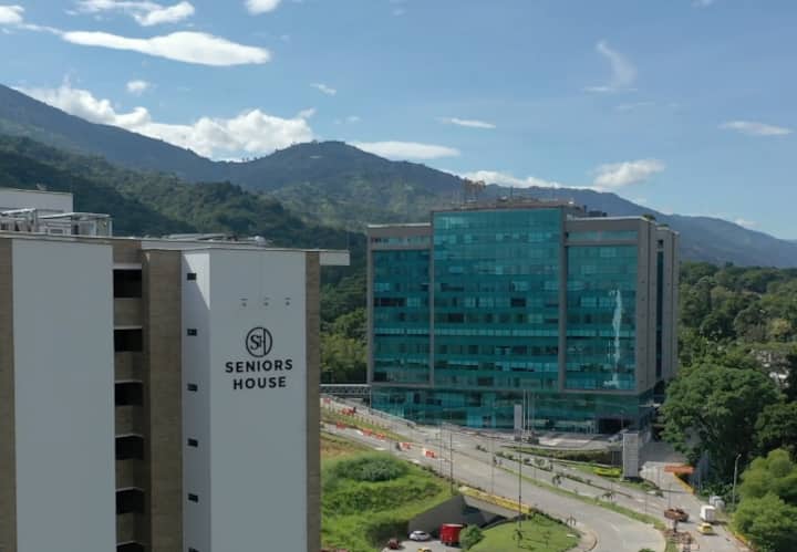 Apto Amoblado En Seniors House - Frente Al Hic - Bucaramanga