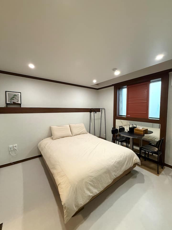 대구칠곡머니스테이2호점503호 -프리미엄룸 최대5인 -넷플리스-조식서비스/한달살기 전문숙소 - 경상북도