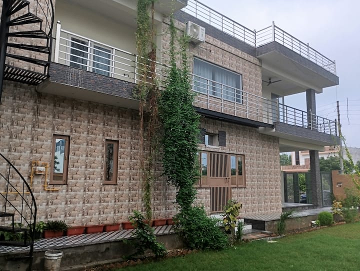 Geeta Villa  Vrindavan - Vrindavan