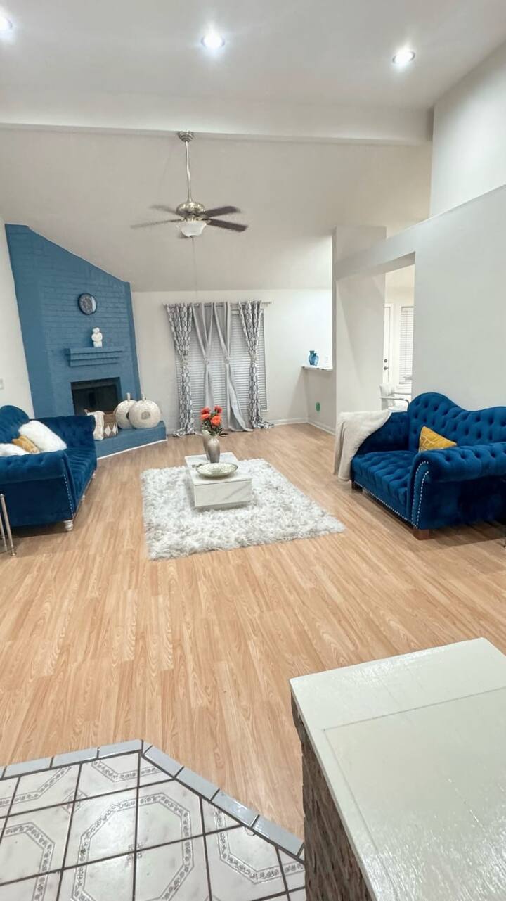 Charming Sugar Land Getaway-cozy Home - シュガーランド, TX