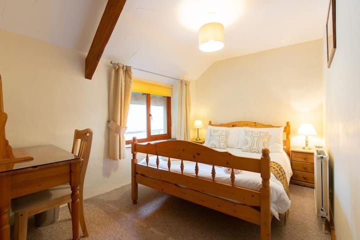 6 Bed Cottage In Combe Martin - 12 People - Appledore