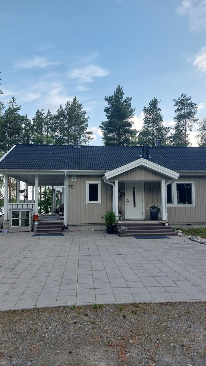 Kaunis Omakotitalo Omalla Rannalla - Rovaniemi