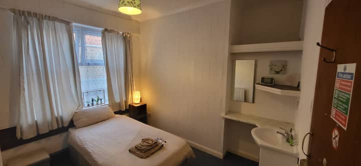 Single Long Term Room Blackpool - Lytham St Annes