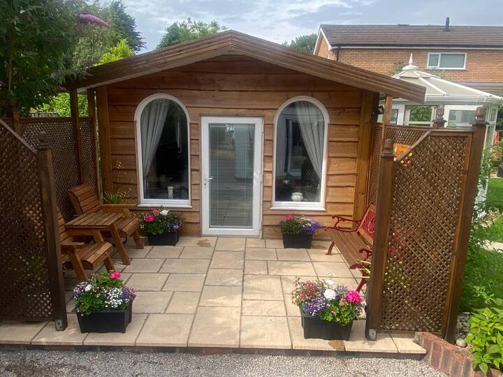 Formby Garden Chalet - Formby