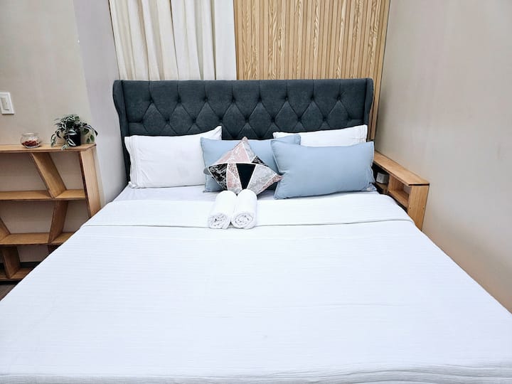 3br, 5 Beds, With Pool, Wifi, Netflix, Parking - Manila
