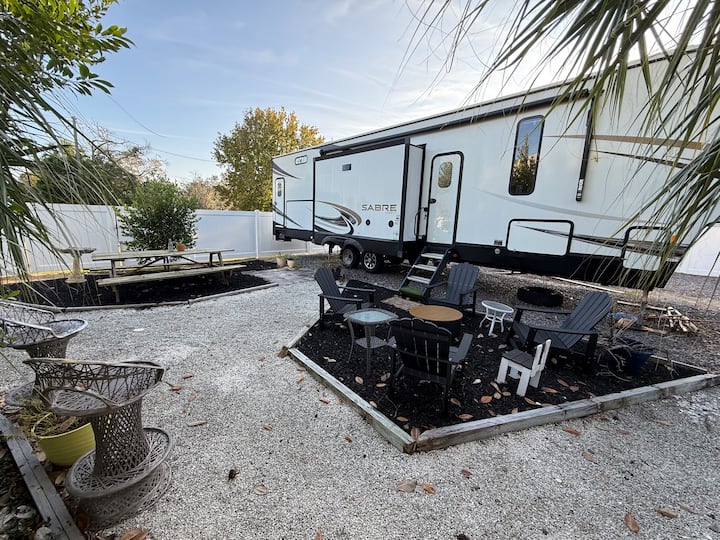 Camper On The Farm - Daytona Beach, FL