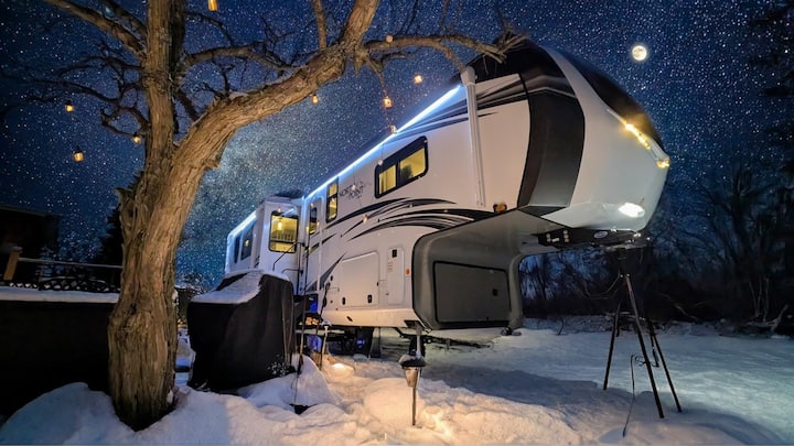 Forest Farm Rv Glamping Retreat • Hot Tub • Trail - Ottawa