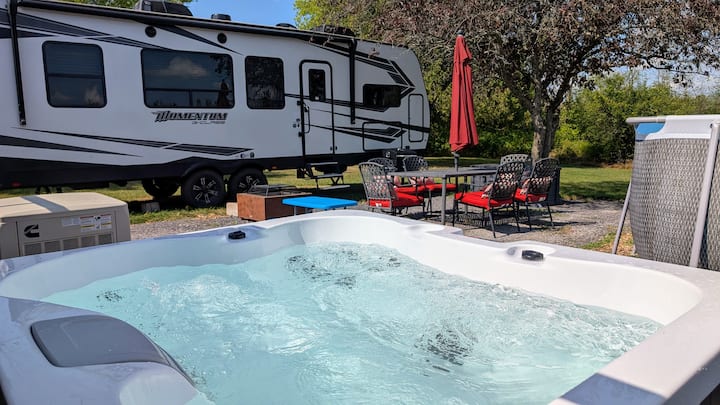 Serene Forest Farm Rv Glamping Retreat Near Ottawa - Ottawa