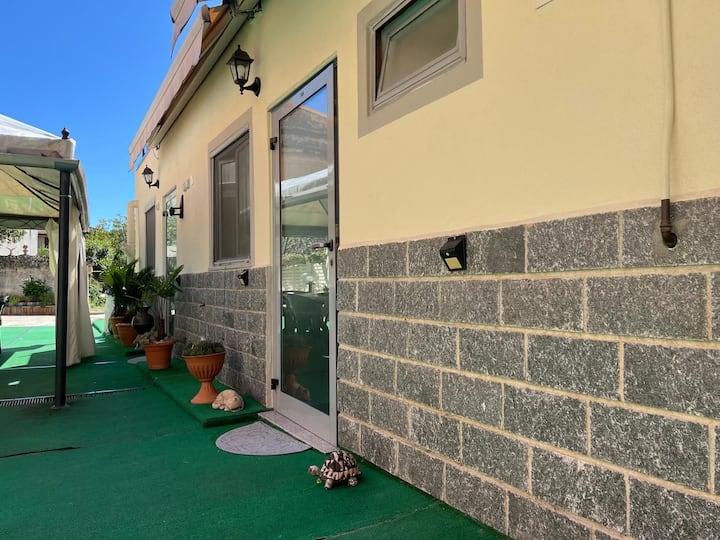 Al Piano Terra Porzione Di Villa Indipendente. - Cinisello Balsamo