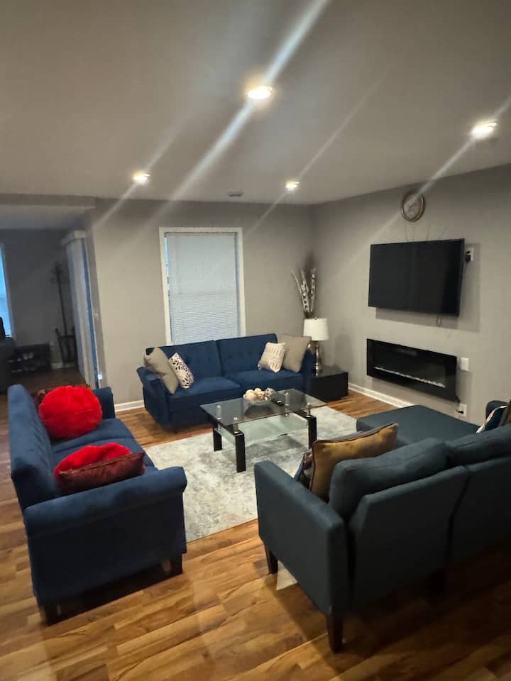 A Cozy Private Basement-level Single Family Space - Woodbury, MN