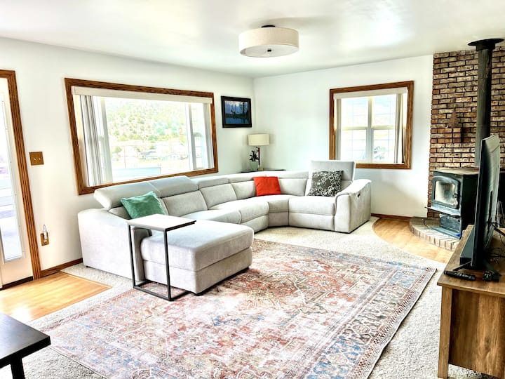 Private & Peaceful Home On 5 Acres With King Beds - Salida, CO