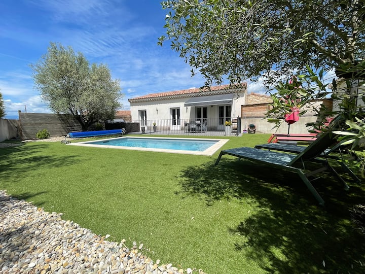 Villa Climatisée Avec Piscine Et Spa - Grospierres