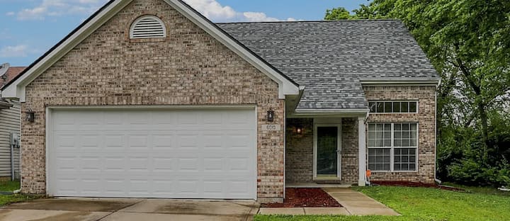 Hsb Place – Your Comfortable Home Away From Home! - Indianapolis, IN