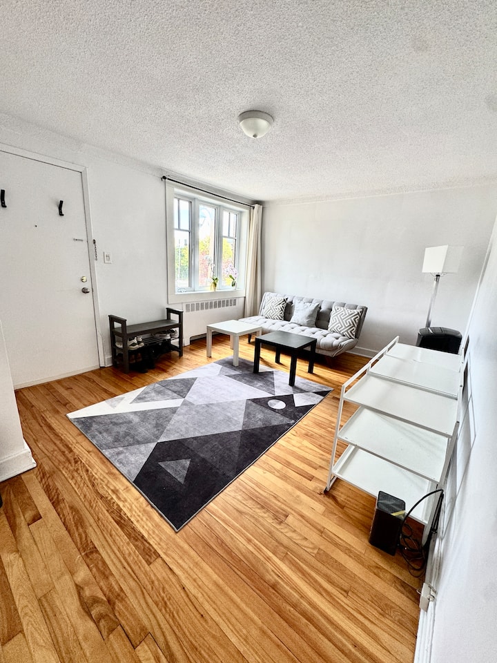 1 Bedroom Apartment Prime Location - Gatineau