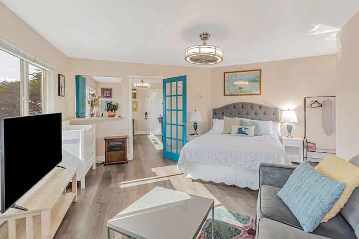 Montara Beach Hideaway – Walk To Ocean & Trails - Moss Beach, CA