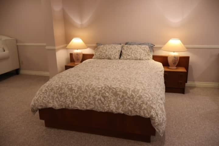 Entire Place With Two Queen Beds+bathroom+kitchen - Markham