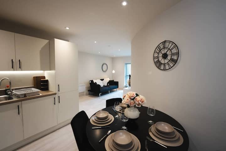 Leeds City Centre Flat | Fast Wifi + Workspace - Leeds