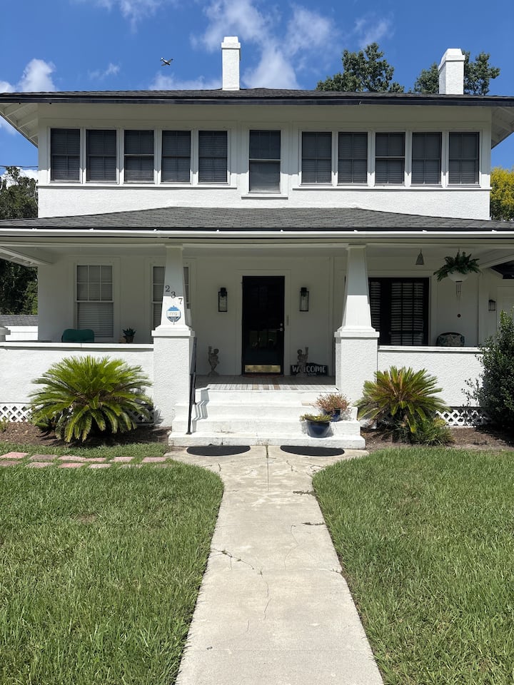 Green Studio Apt Detached From House - DeLand, FL