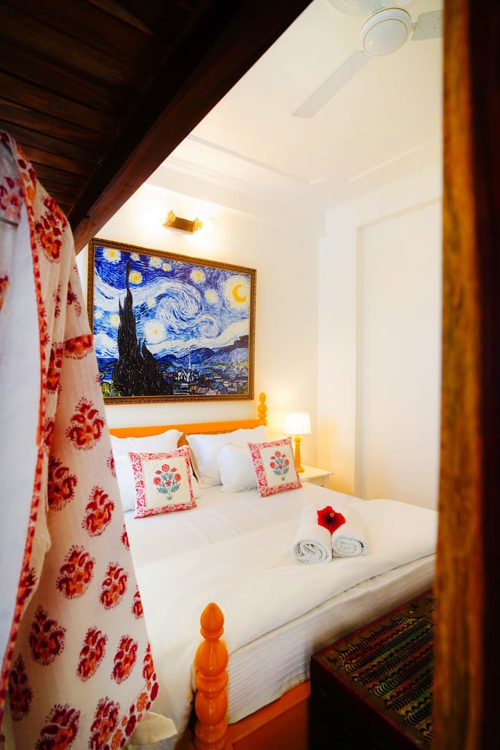 Met Luxe Galleria - Jaipur