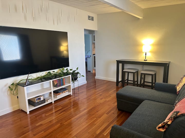 2 Bedroom/1 Bath Private Space - Albuquerque, NM