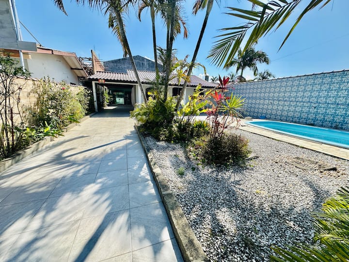 Casa Na Praia Com Piscina Próxima Ao Mar - Matinhos
