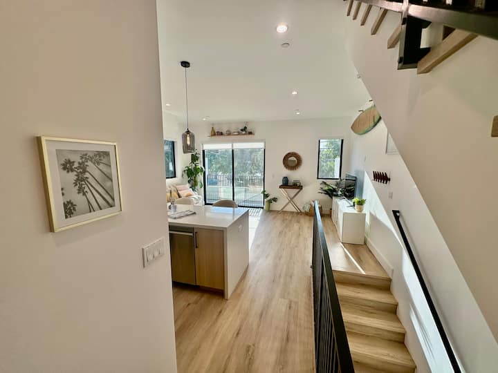 Tranquil Beach Room - Los Angeles, CA
