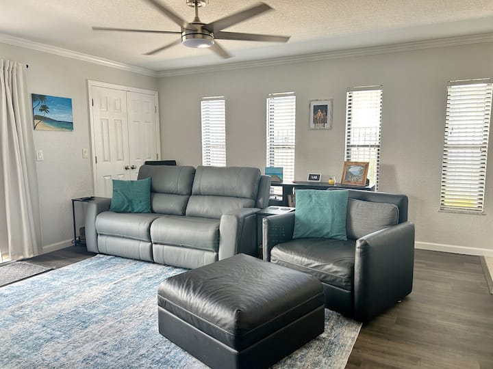 Dogedin 2bdrm Condo W/pool - Dunedin, FL