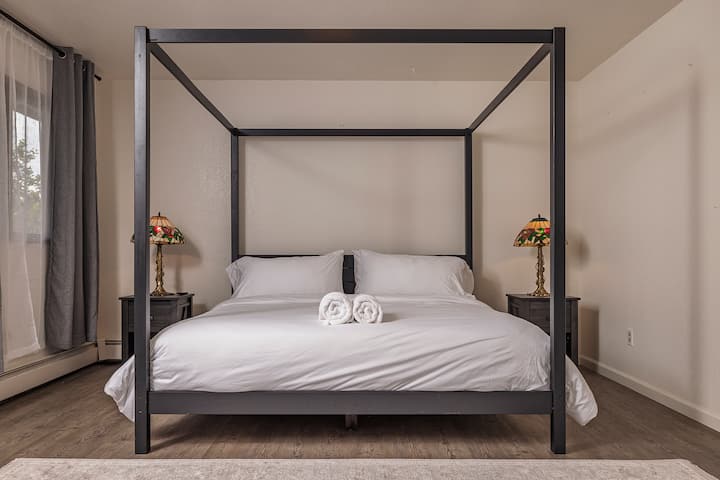 Downtown Anchorage Retreat - Spacious 3br - Anchorage, AK