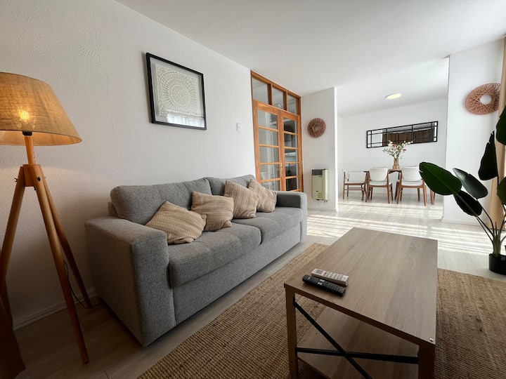 Casa Con Piscina + Estacionamiento - Las Condes