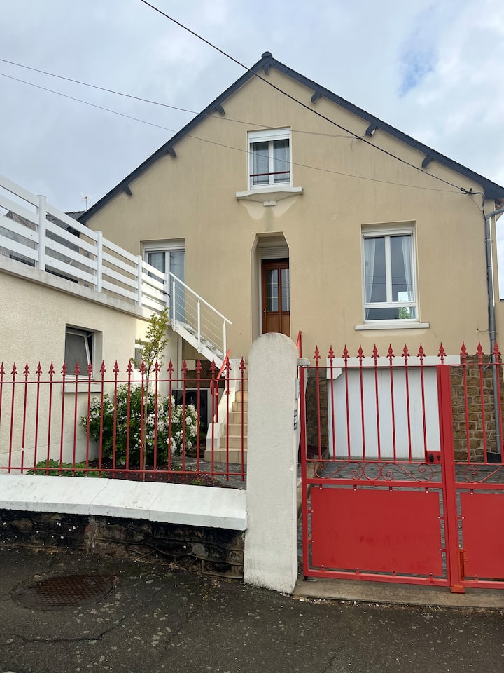Loue Chambre Dans Une Maison Individuelle. - Fougères