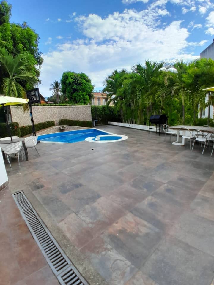 Villa Privada En Melgar, Tolima
Para 12 Personas - Melgar