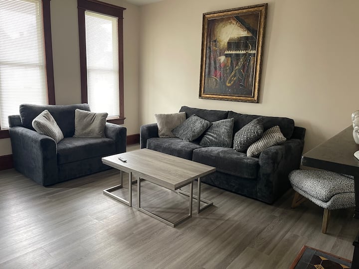 Cozy Stay Near Franklin Street - Evansville, IN