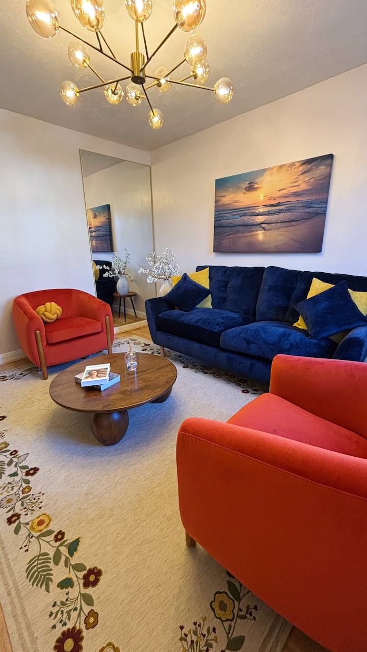 Elite Unseen Suites Is A 2bed Semi Detached House. - Coventry