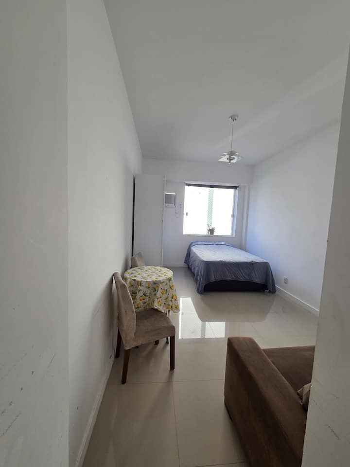 Copacabana Apto Completo C/ Ar P/ Até 4 Pessoas - Rio de Janeiro