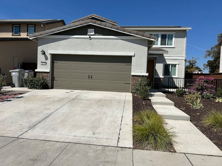 近Ucd 温馨半独栋可住四人 - Woodland, CA