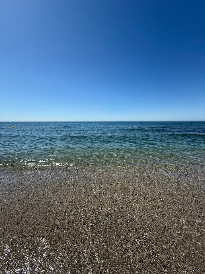 Encantador Bajo Con Jardín Soleado - Calahonda