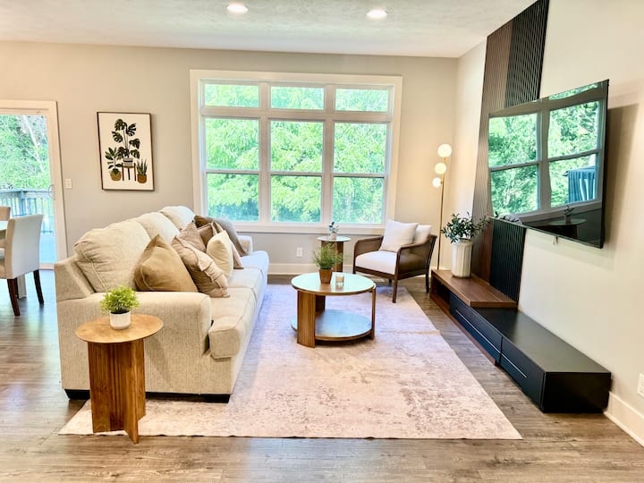Entire Grandville Home - Kennedy Lake, Allendale
