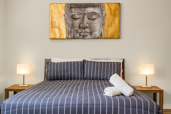 Buddha’s Humble Abode | 3 Bed 2 Bath | Bbq + Yard - Niagara Falls