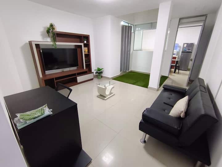 Casa Giga Con Cochera - Trujillo, Peru